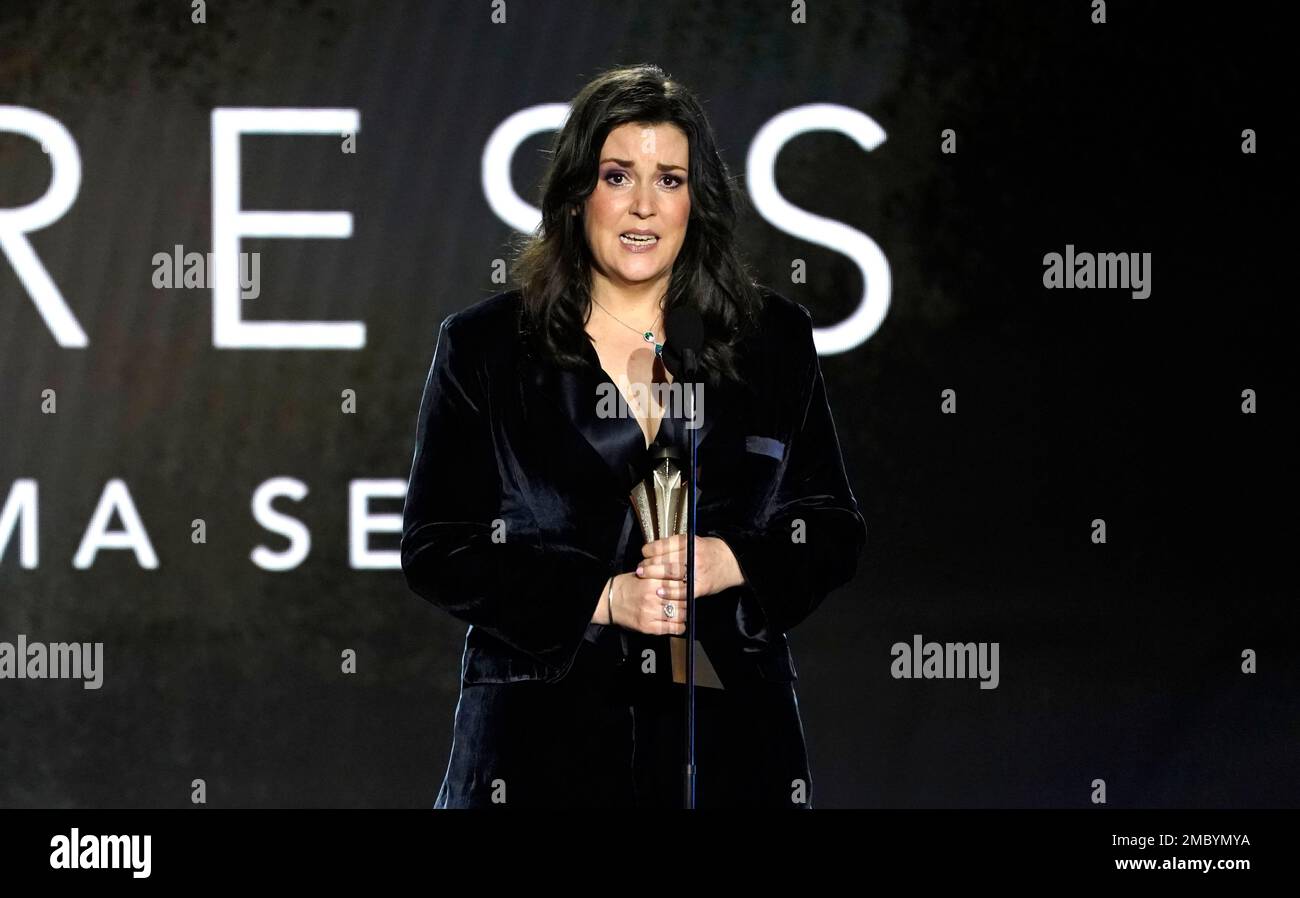Melanie Lynskey accepts the award for best actress in a drama series ...