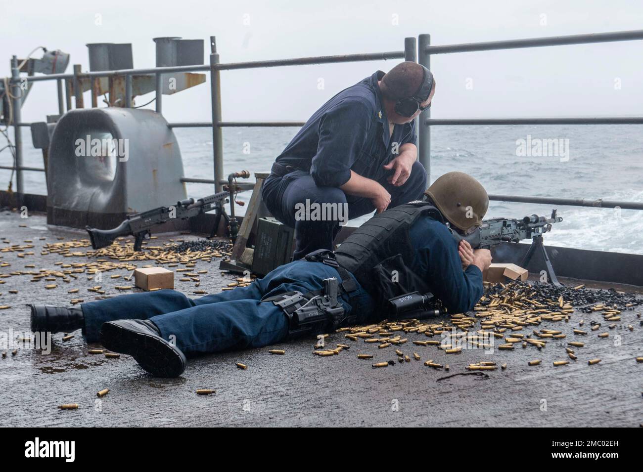 220623-N-DU622-1069 PACIFIC OCEAN (June 23, 2022) Sailors conduct a ...