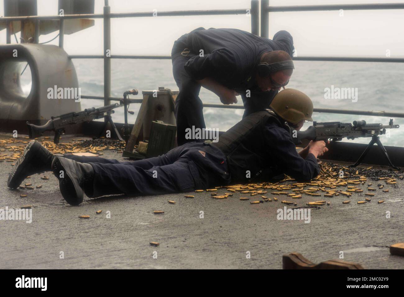 220623-N-LY962-1148 PACIFIC OCEAN (June 23, 2022) Sailors conduct a ...