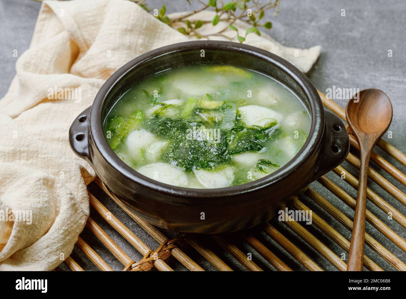 Tteokguk, Korean Seaweed fulvescens Sliced Rice Cake Soup : Oval-shaped ...