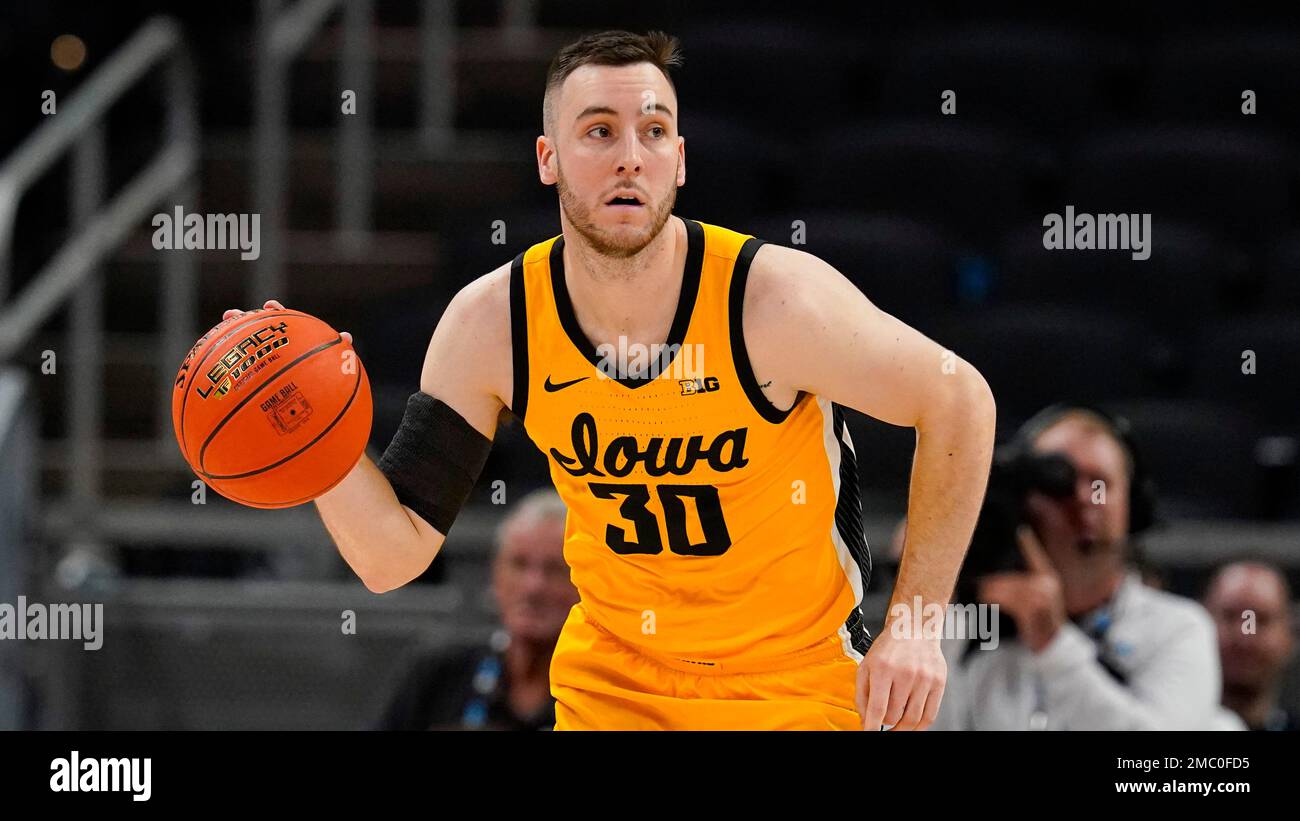 Iowa guard Connor McCaffery (30) plays against Northwestern in the ...