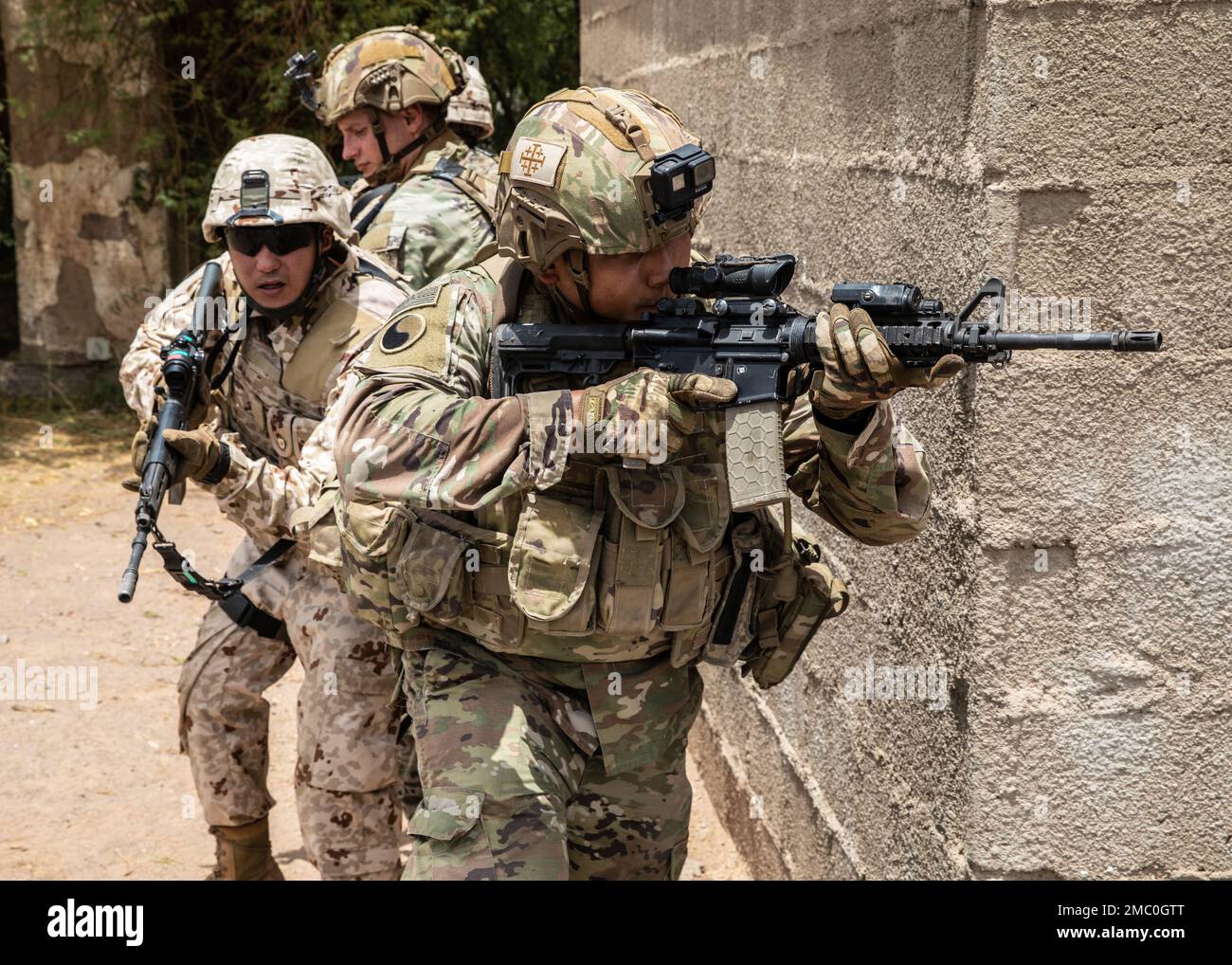 Virginia Army National Guard Soldiers with Task Force Red Dragon ...