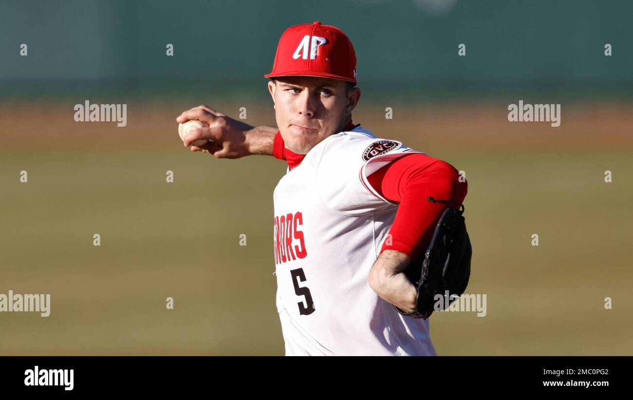 Austin Peay's Peyton Jula throws to a batter during an NCAA baseball ...