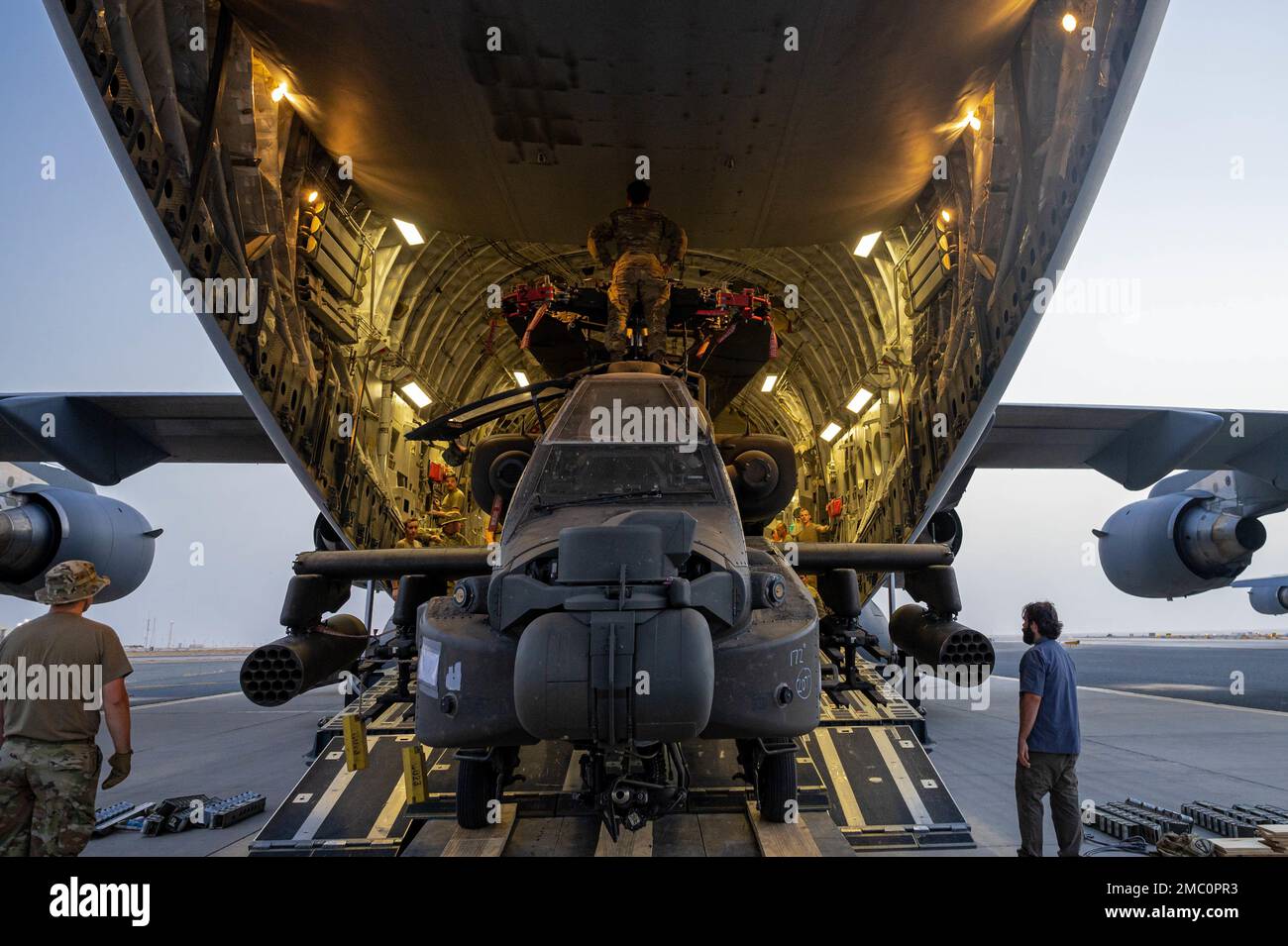 U.S. Airmen from the 386th Expeditionary Logistics Readiness Squadron ...