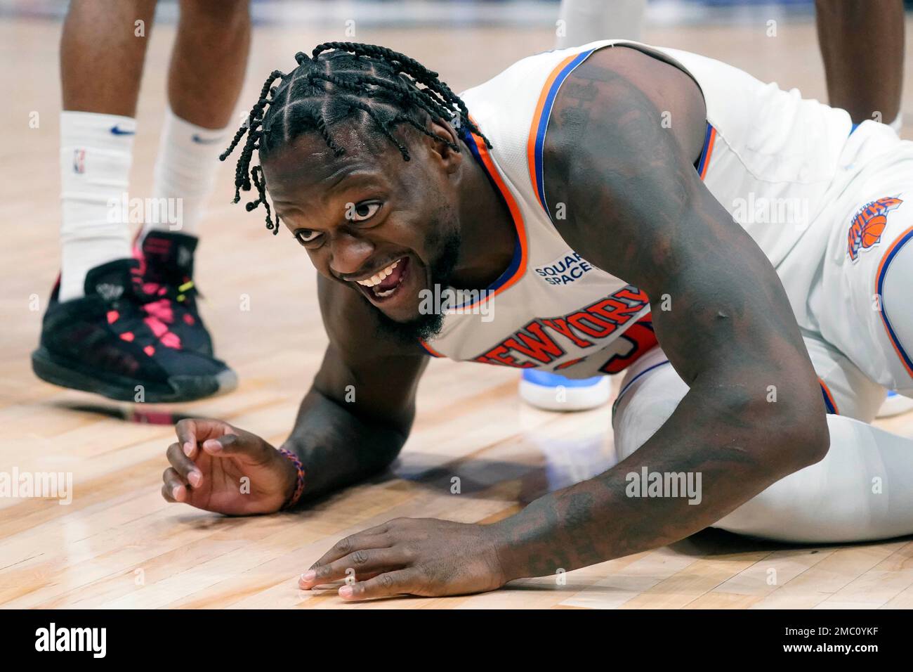 New York Knicks forward Julius Randle (30) smiles after he took a ...