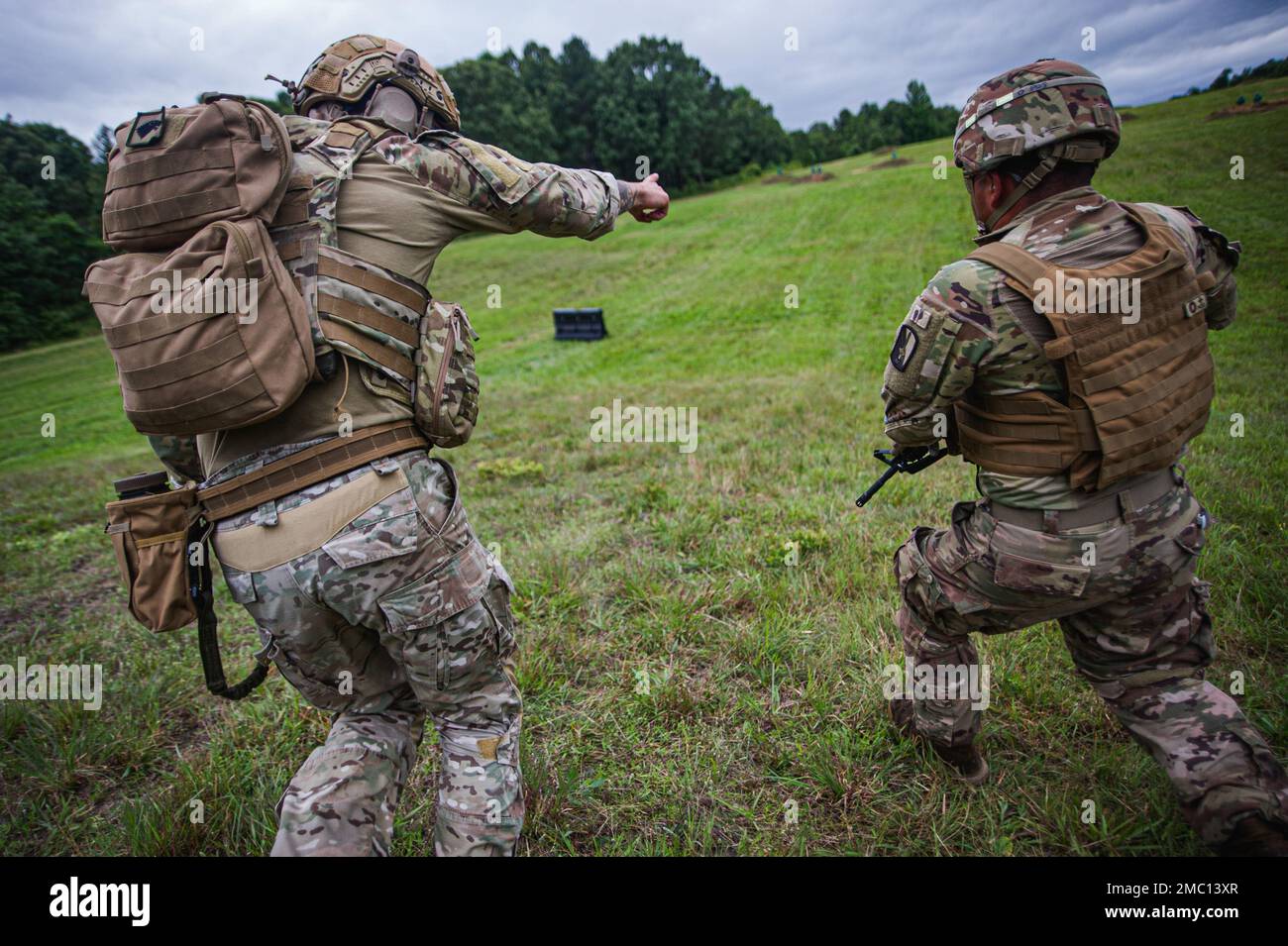 U.S. soldiers assigned to 55th Signal Company (Combat Camera), maneuver ...