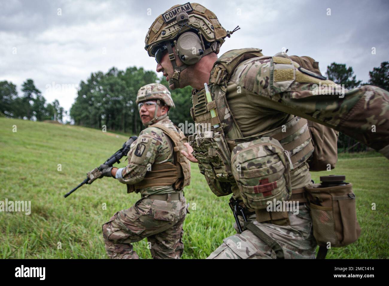 Buddy team live fire hi-res stock photography and images - Alamy