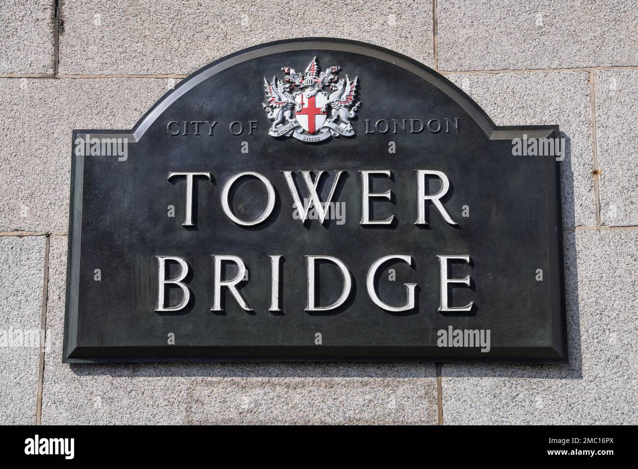 London bridge road sign hi-res stock photography and images - Alamy