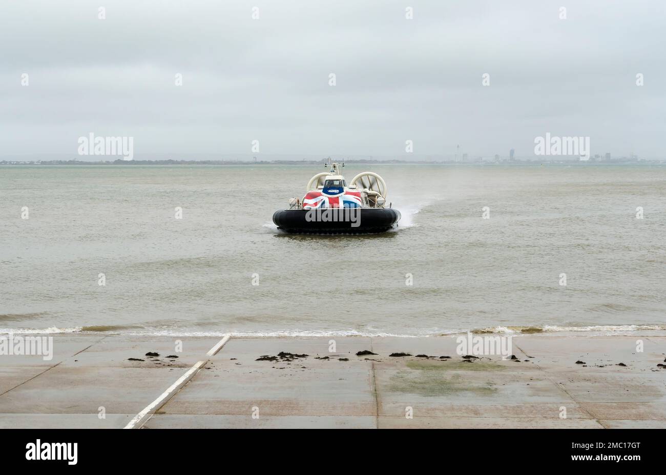 Island Flyer hover craft approaching docking ramp at Ryde Isle of Wight ...