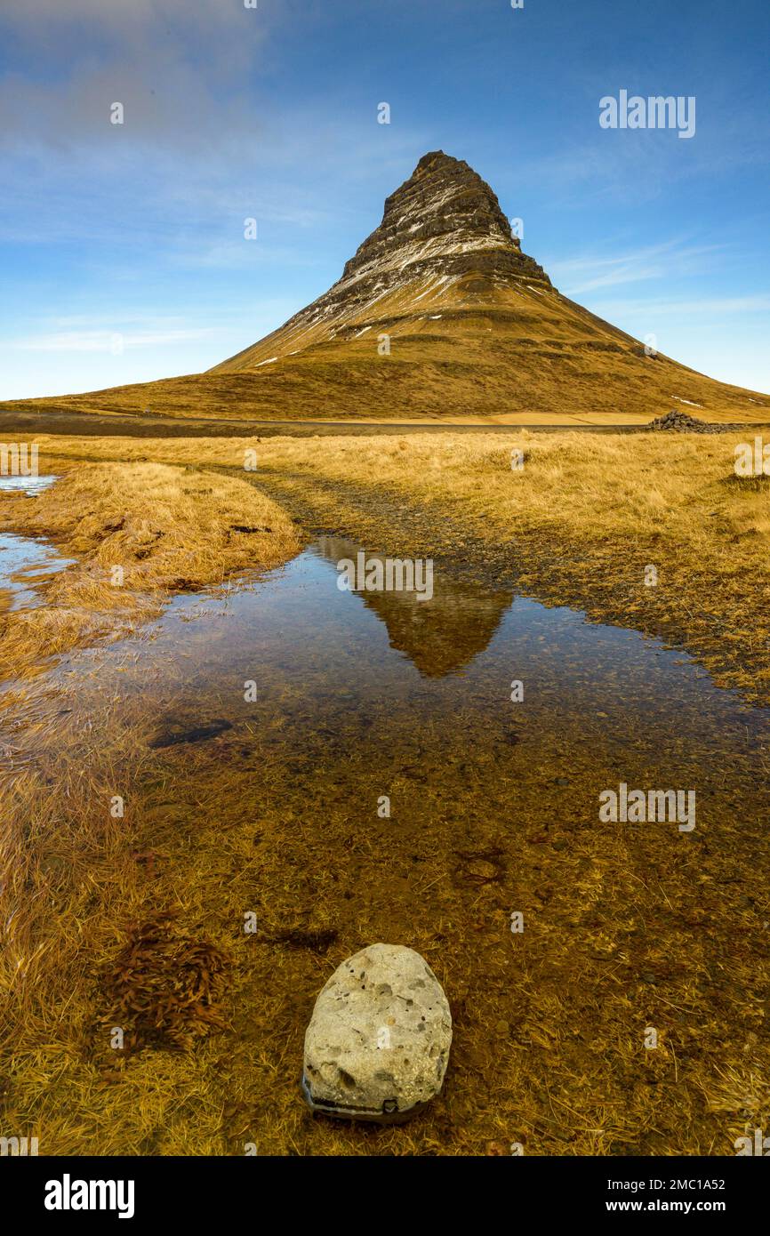 Mount Kirkjufell, Grundarfjoerdur, Snaefellsnes Peninsula, Vesturland ...