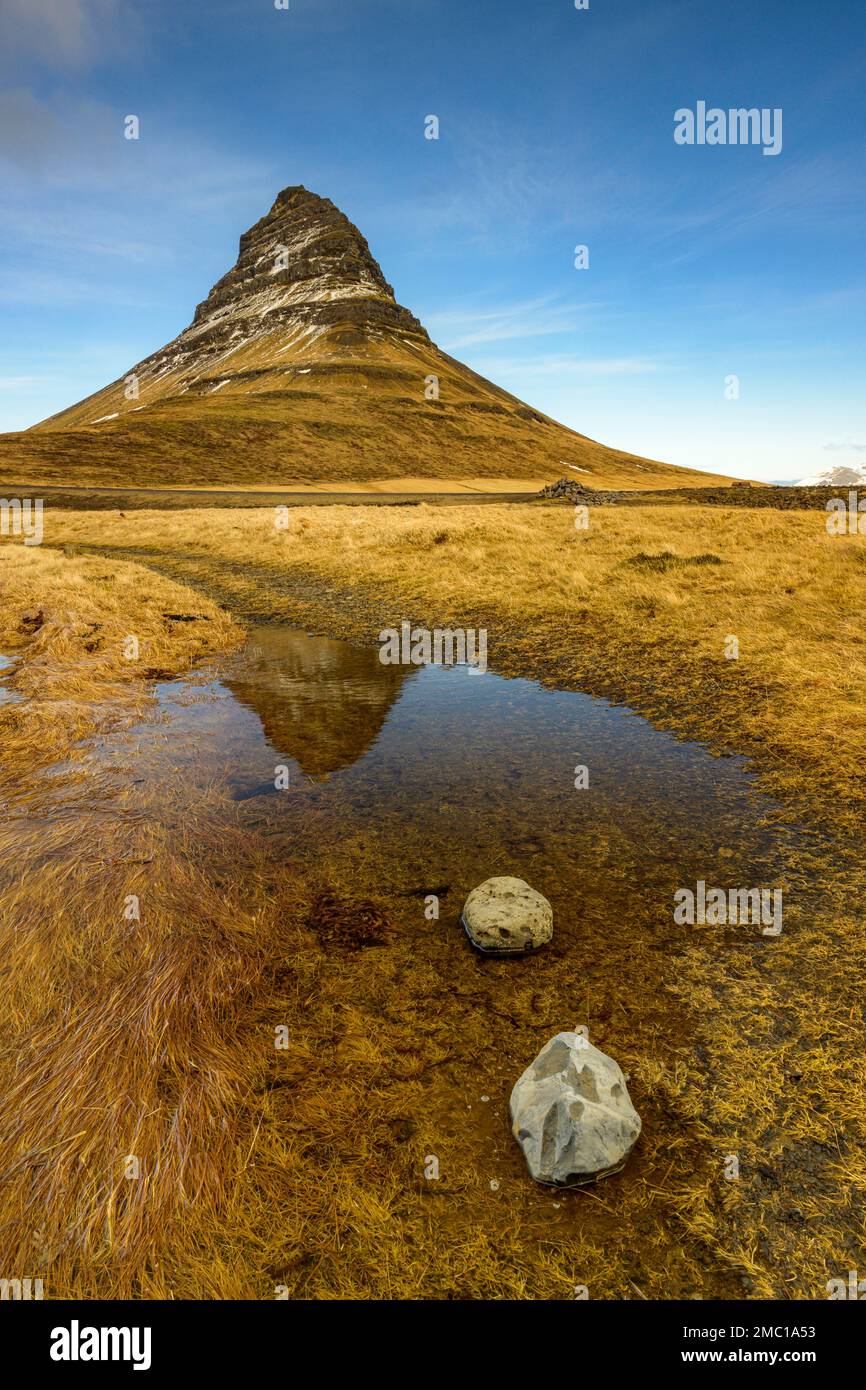 Mount Kirkjufell, Grundarfjoerdur, Snaefellsnes Peninsula, Vesturland ...