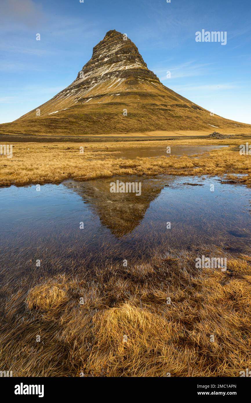 Mount Kirkjufell, Grundarfjoerdur, Snaefellsnes Peninsula, Vesturland ...