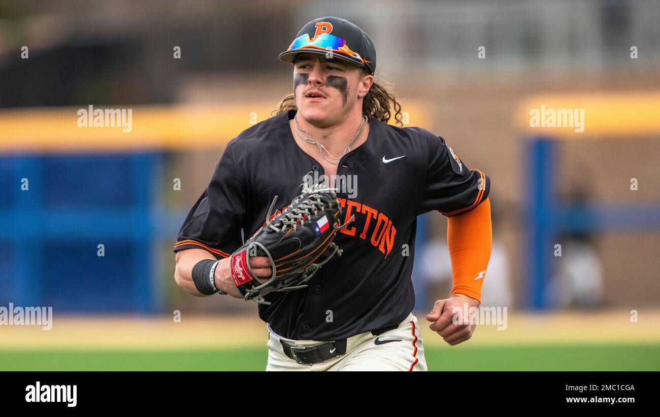 Princeton's Matt Scannell (8) runs to the dugout during an NCAA ...