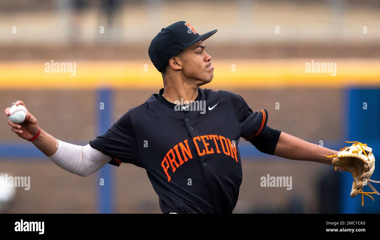 Princeton's Jordan Kelly (35) makes a throw during an NCAA baseball ...