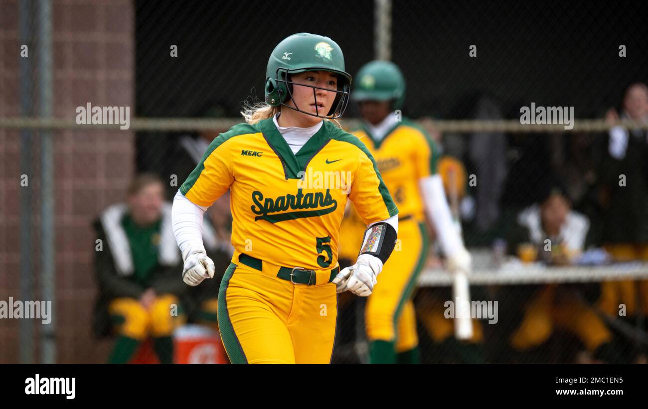 Norfolk St. outfielder Lily Potter (5) runs to first base during an ...