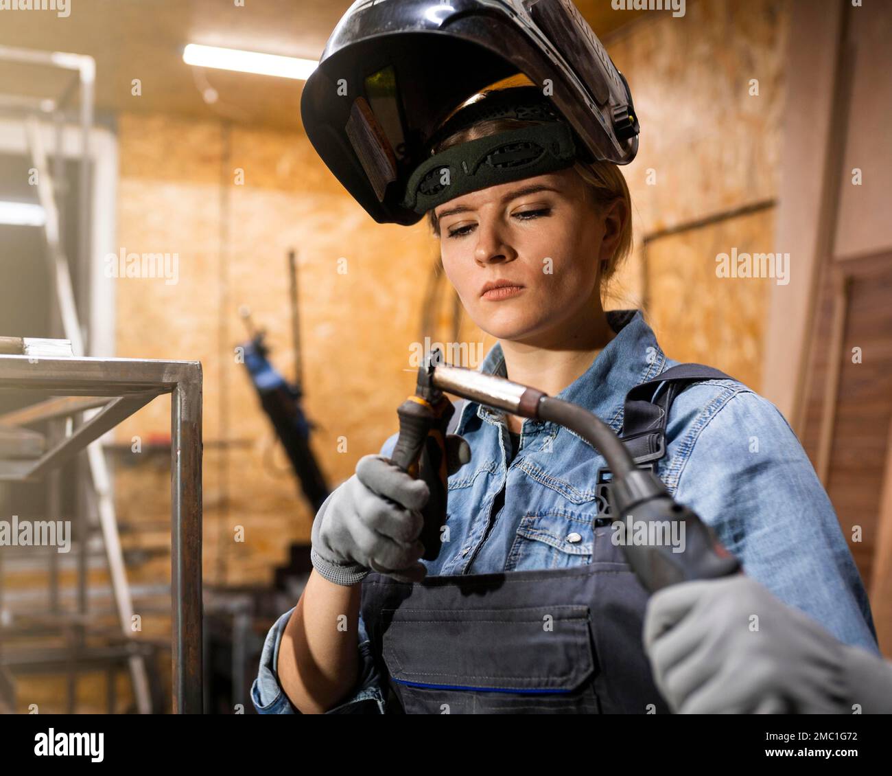 Full welding construction hi-res stock photography and images - Alamy