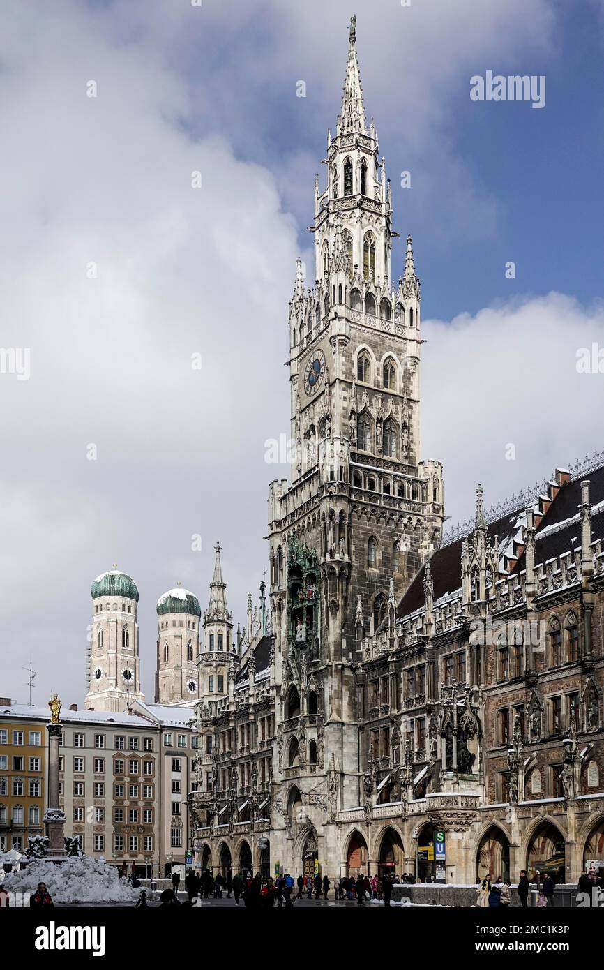 Marienplatz with Mariensaeule, main facade New Town Hall, towers of the ...