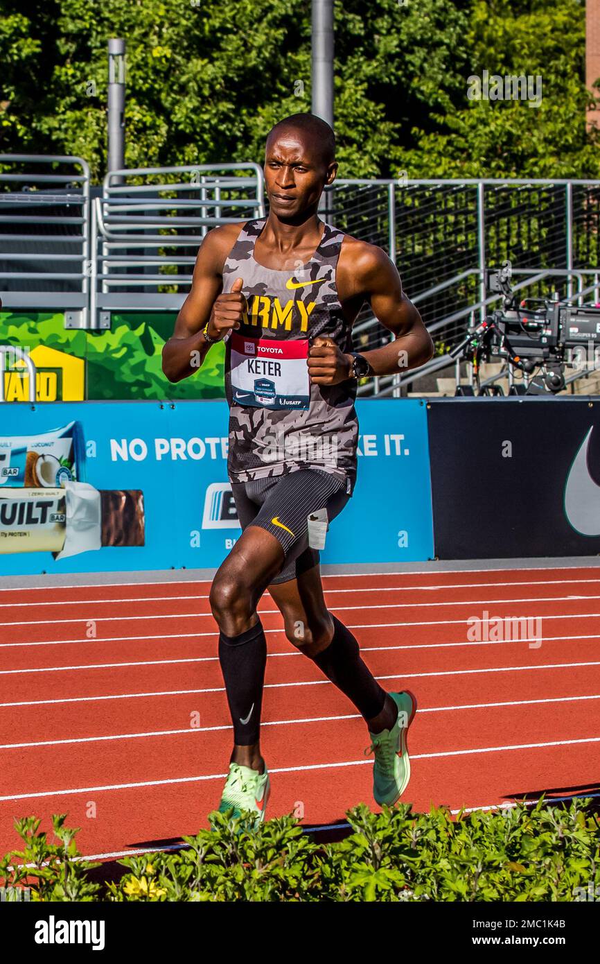 Spc. Bernard Keter, a Track & Field Soldier-athlete assigned to the ...