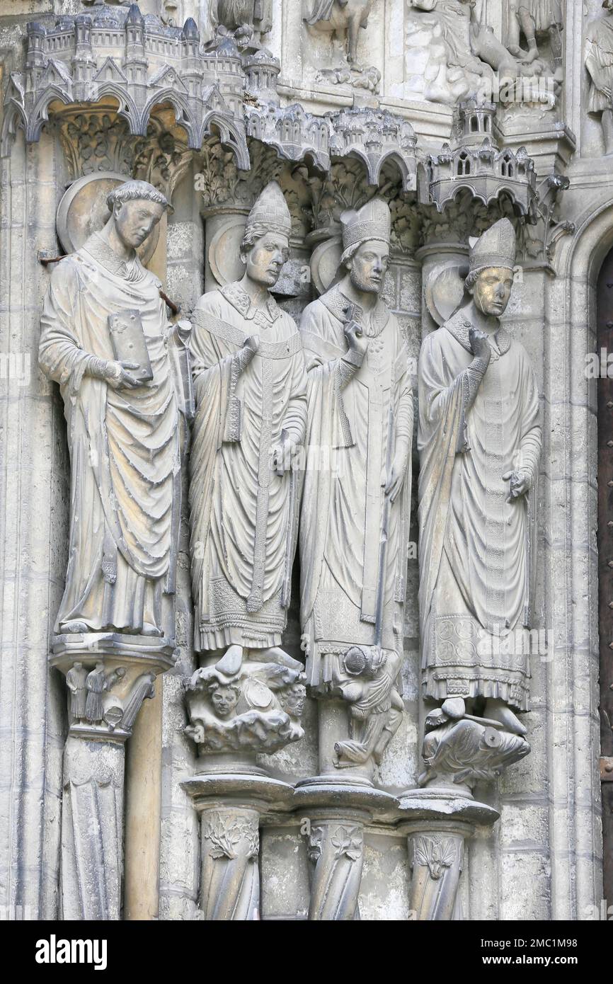 Sculptures chartres cathedral chartres hi-res stock photography and ...