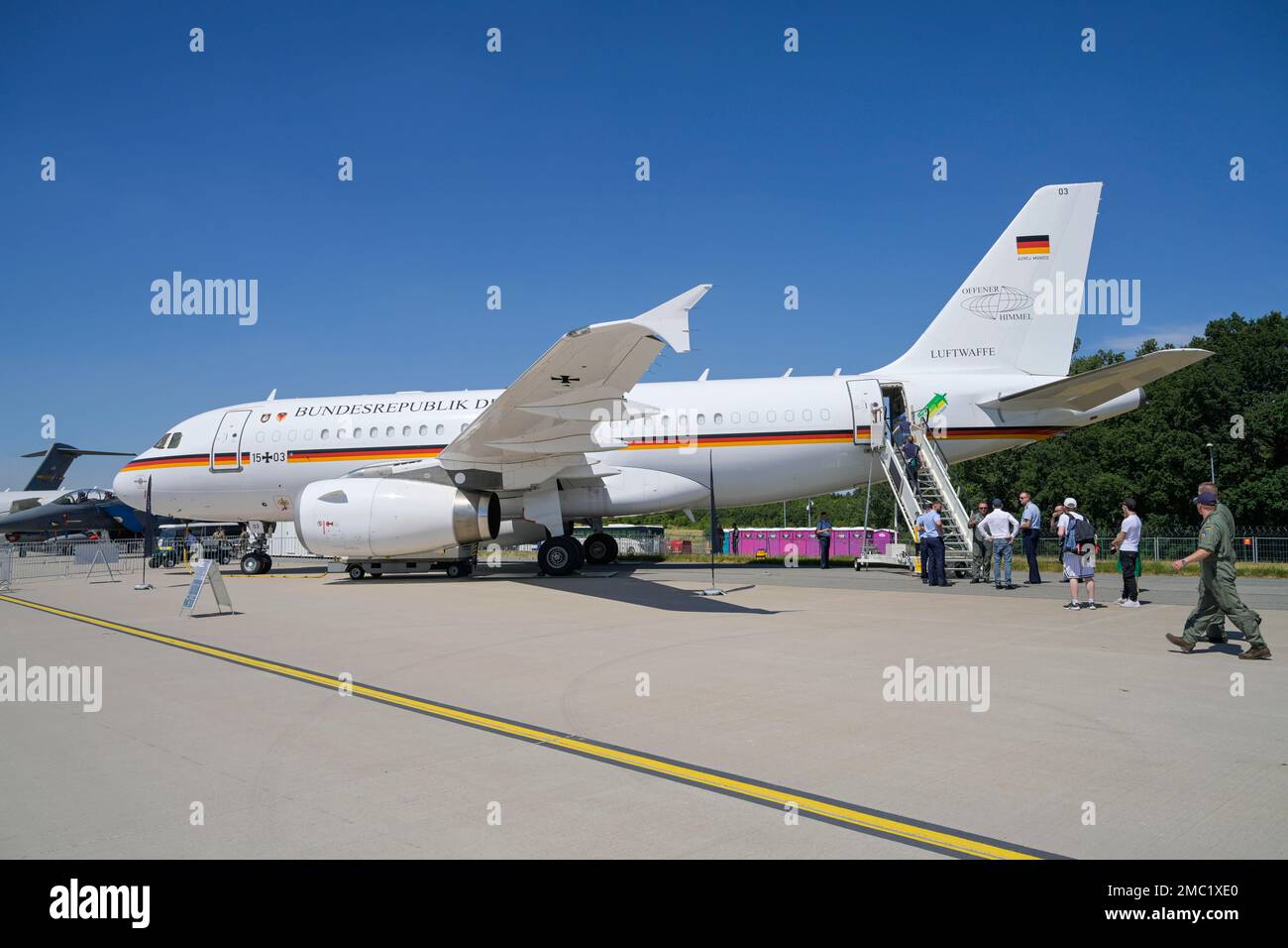 International exhibition open hi-res stock photography and images - Alamy