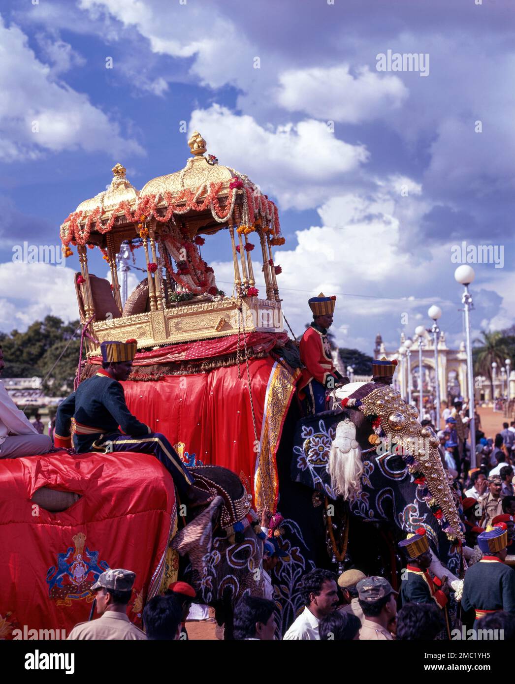 Goddess Chamundeshwari placed in 750 kilograms of golden mantapa on the ...