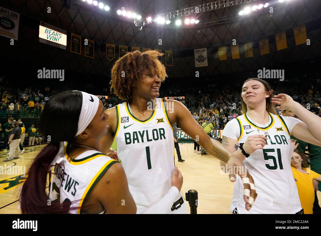 Baylor forward NaLyssa Smith (1) celebrates with teammates Jordan Lewis ...