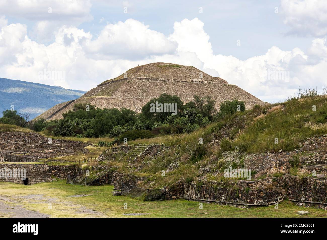 Pyramid of the Sun, Mesoamerican tourist attraction of Teotihuacan near ...