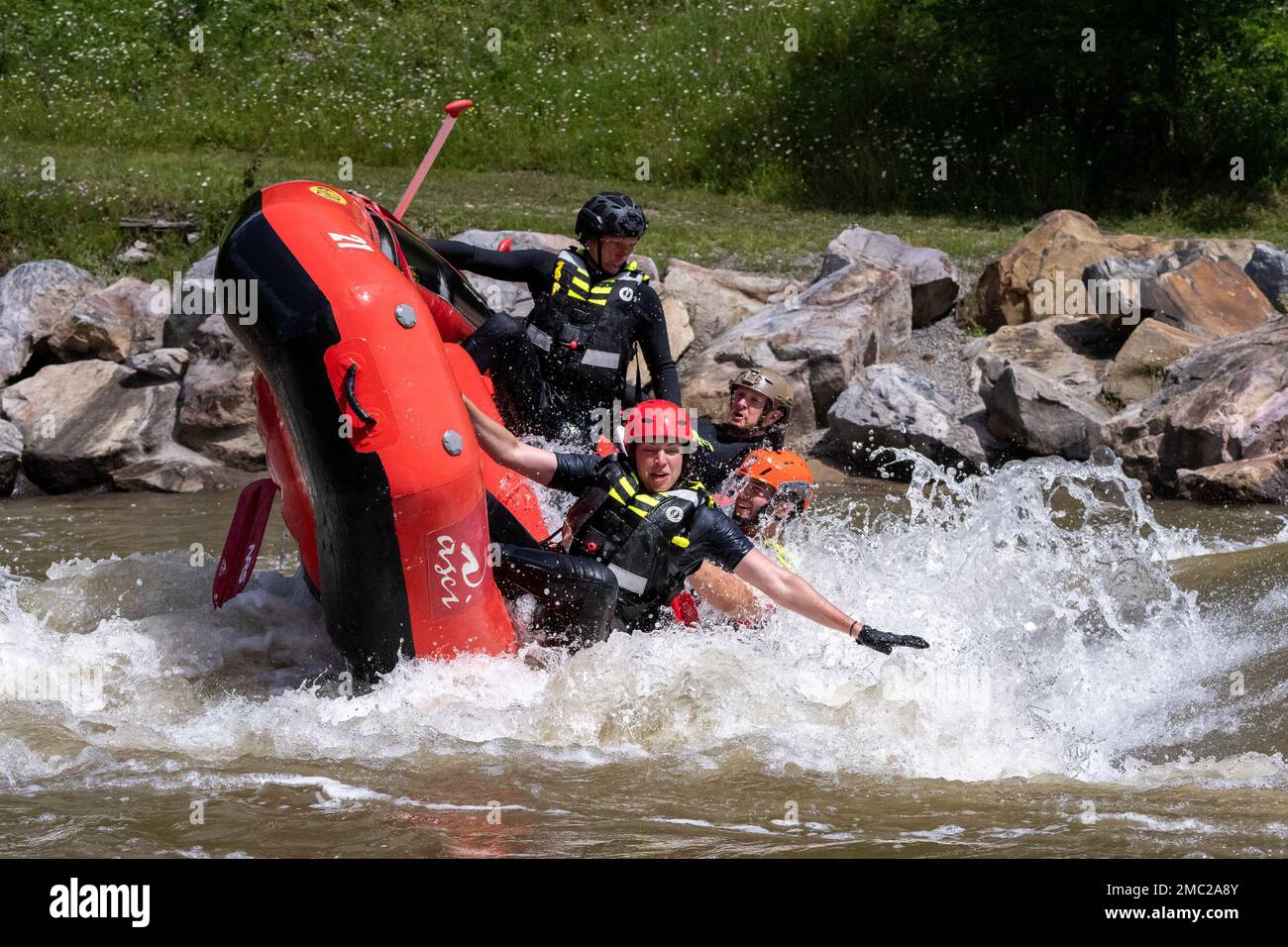 Members of the U.S. Secret Service and Federal Bureau of Investigation ...