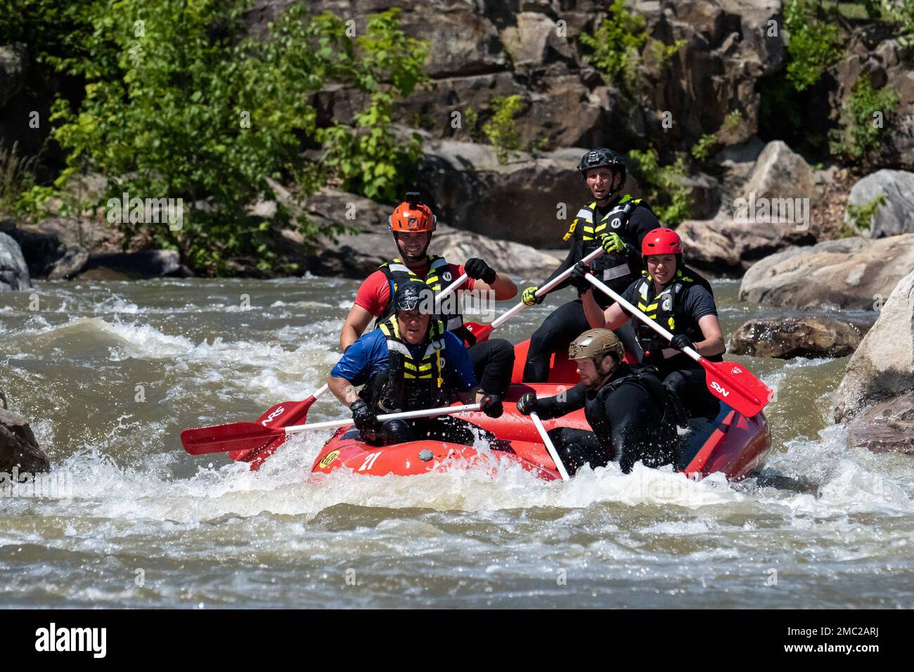 Members of the U.S. Secret Service and Federal Bureau of Investigation ...