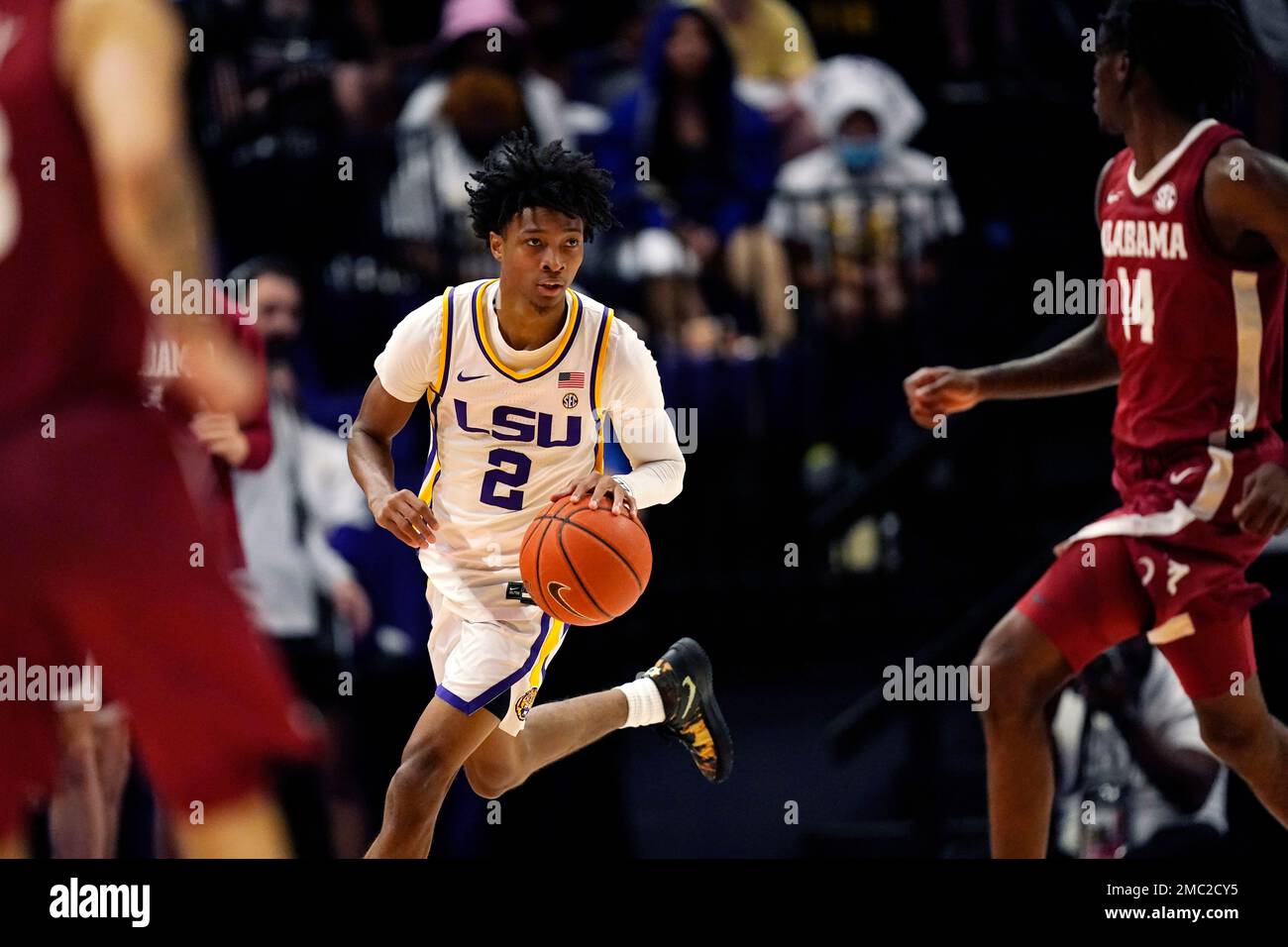LSU guard Eric Gaines (2) moves the ball down court in the second half ...