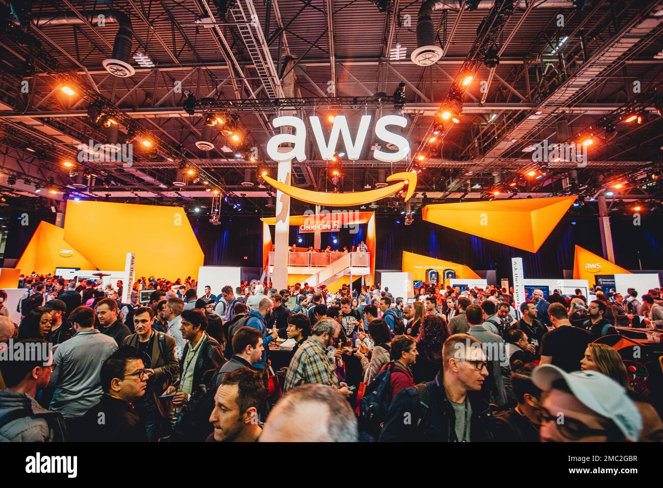 Aws reinvent hi-res stock photography and images - Alamy