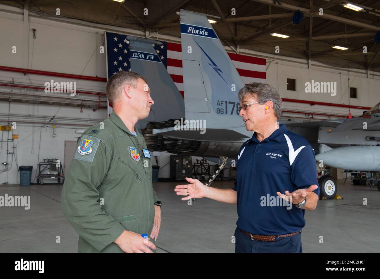 Wartime community involvement hi-res stock photography and images - Alamy