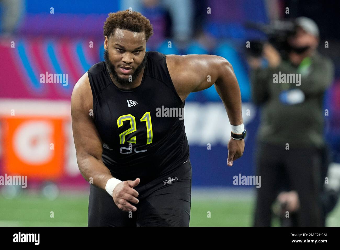 LSU offensive lineman Ed Ingram runs a drill during the NFL football ...