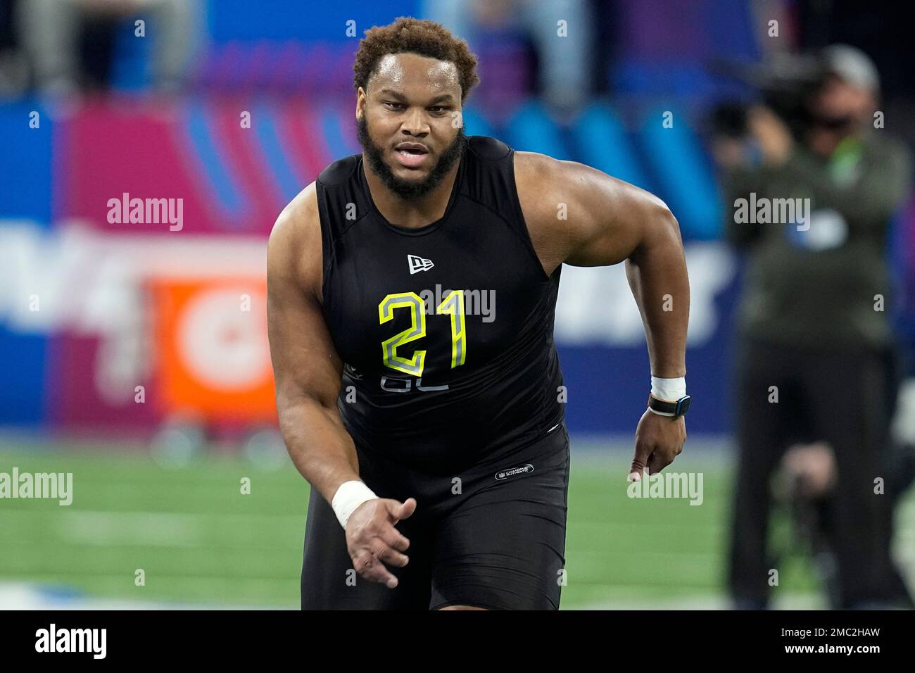 LSU offensive lineman Ed Ingram runs a drill during the NFL football ...