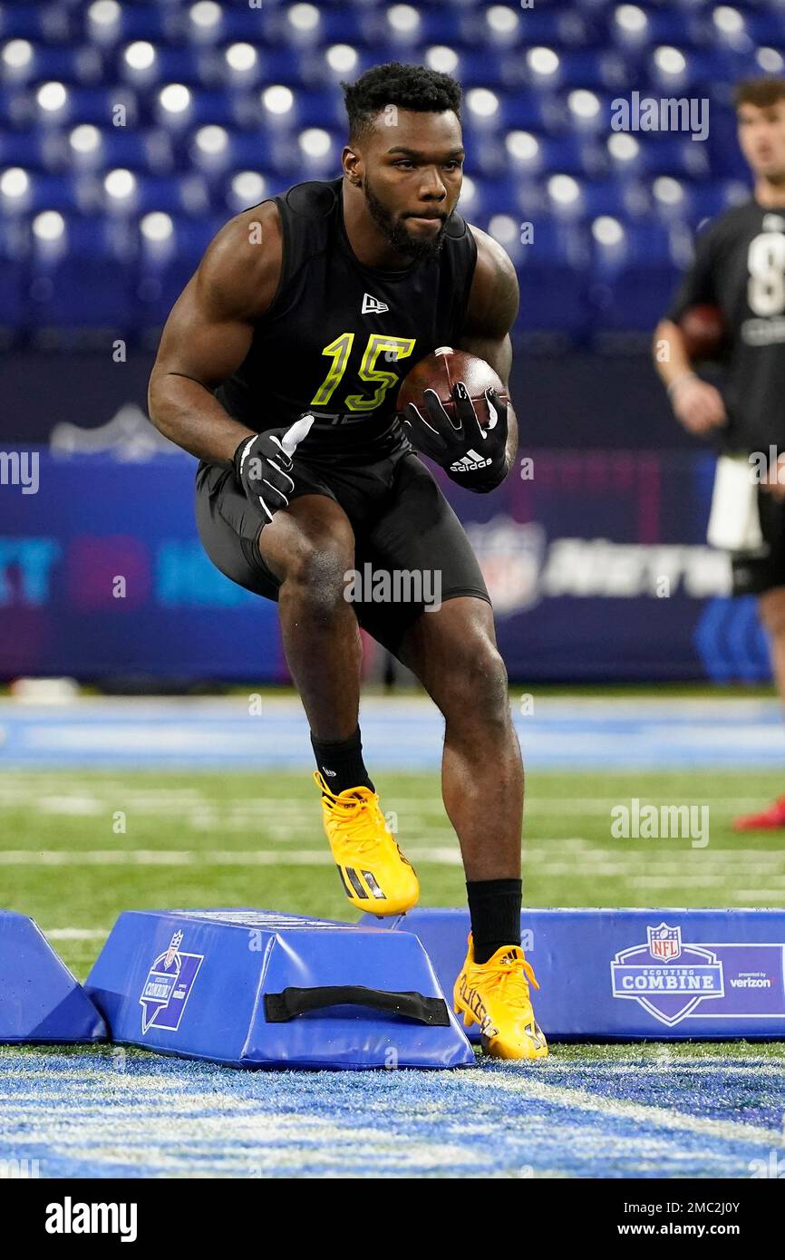 Cincinnati running back Jerome Ford (15) participates in a drill at the ...