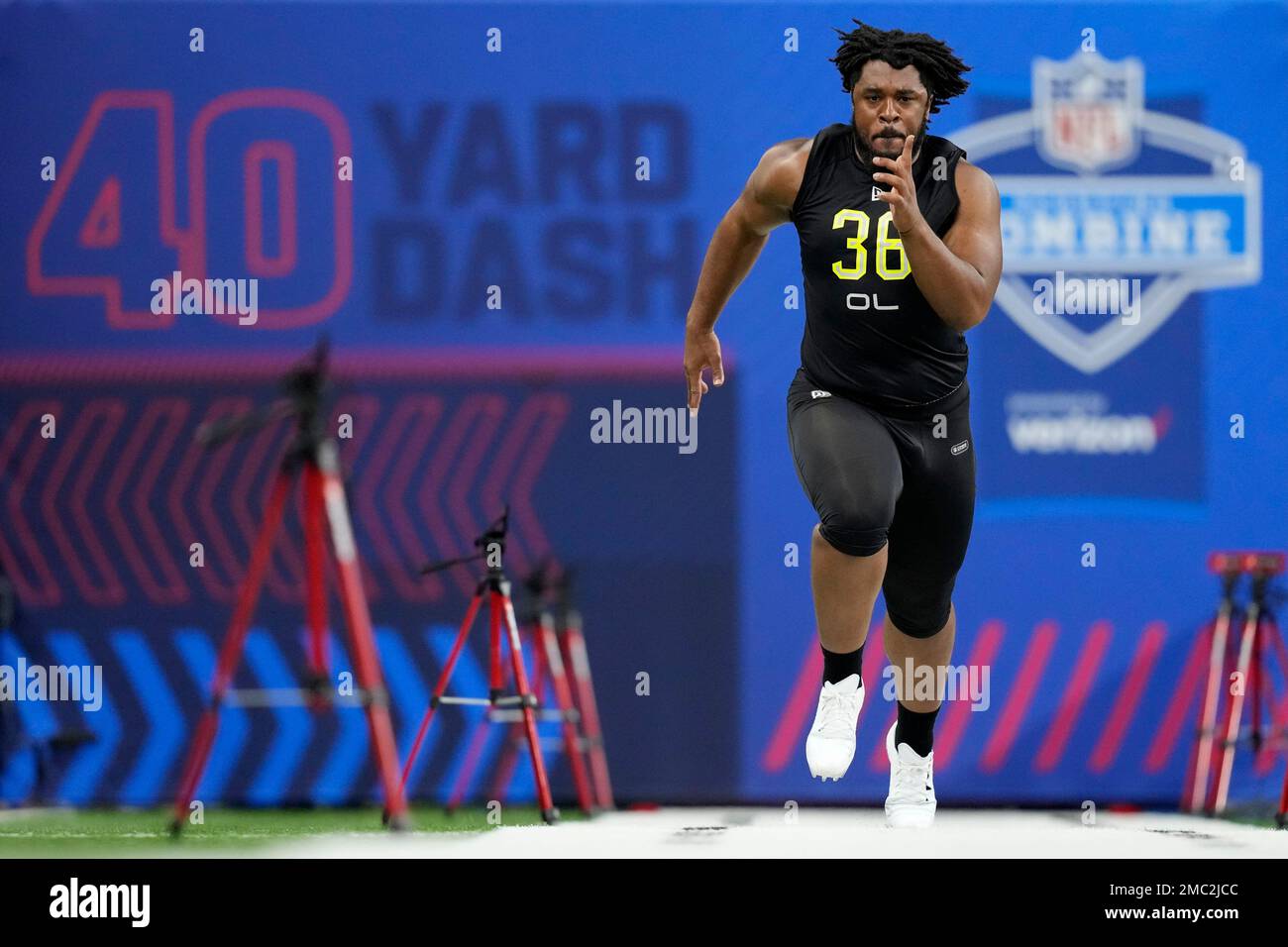 Memphis offensive lineman Dylan Parham runs the 40-yard dash at the NFL ...