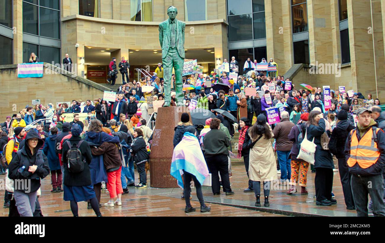 Glasgow, Scotland, UK 21stJanuary, 2023. Large crowds of various ...