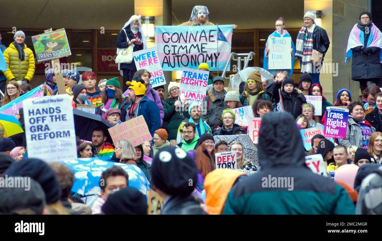 Glasgow, Scotland, UK 21stJanuary, 2023. Large crowds of various ...