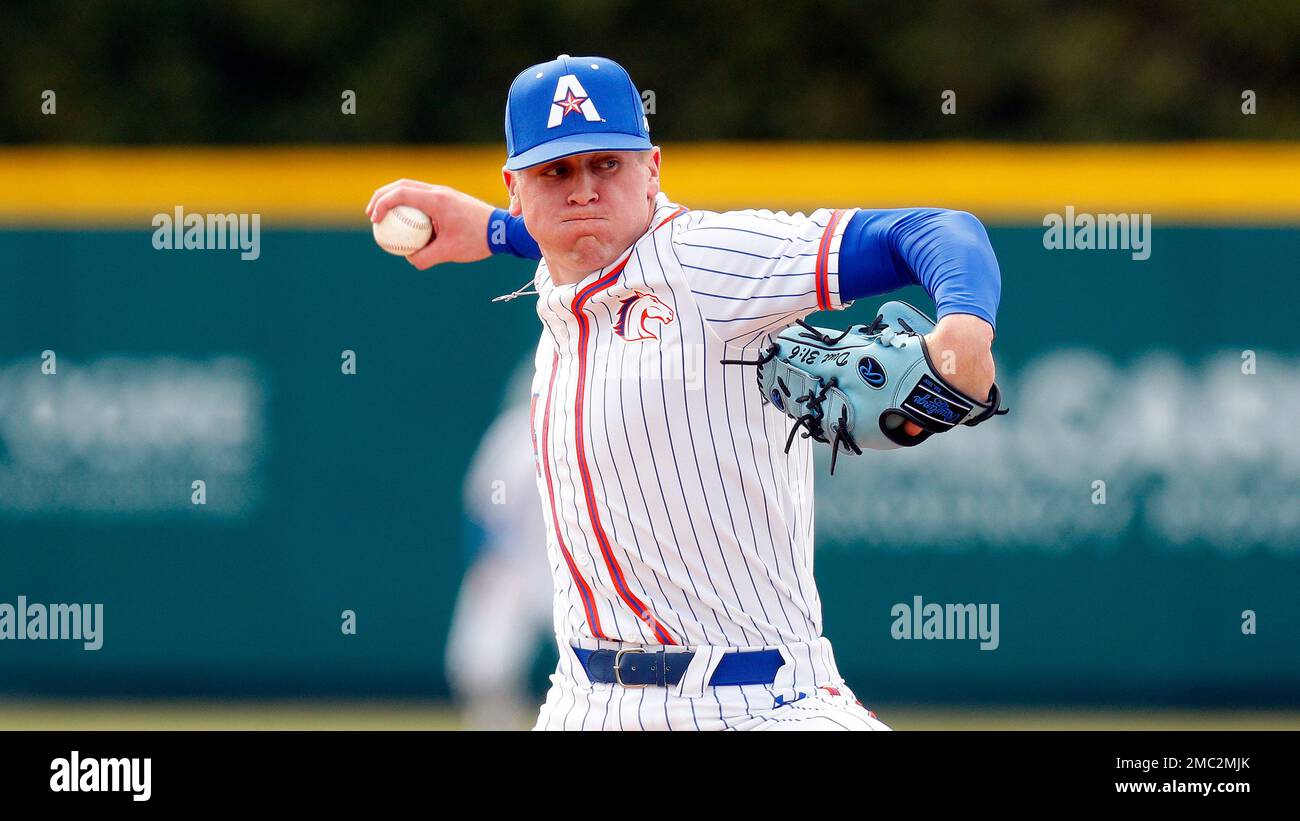 UT Arlington pitcher Cade Winquest (34) delivers a pitch against Texas ...