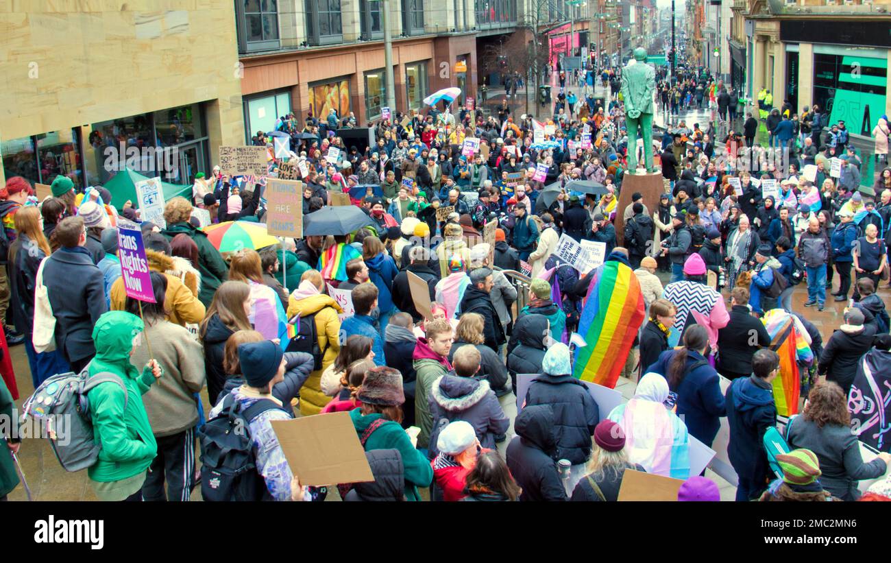 Glasgow, Scotland, UK 21stJanuary, 2023. Large crowds of various ...