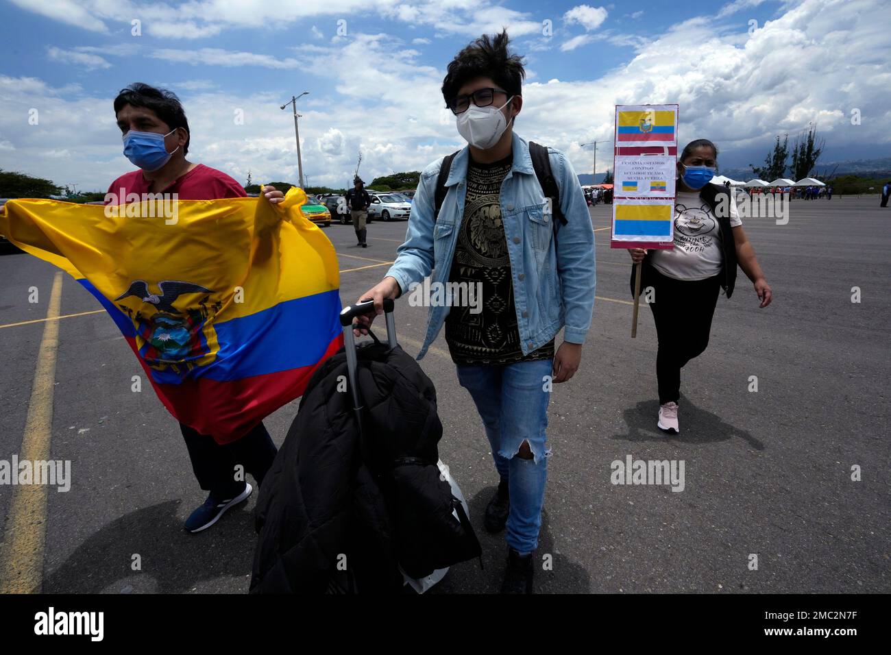 Ecuadorian citizens evacuated from Ukraine amid Russia's invasion are ...