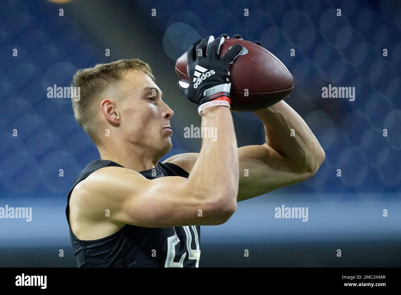 Cincinnati wide receiver Alec Pierce runs a drill during the NFL ...