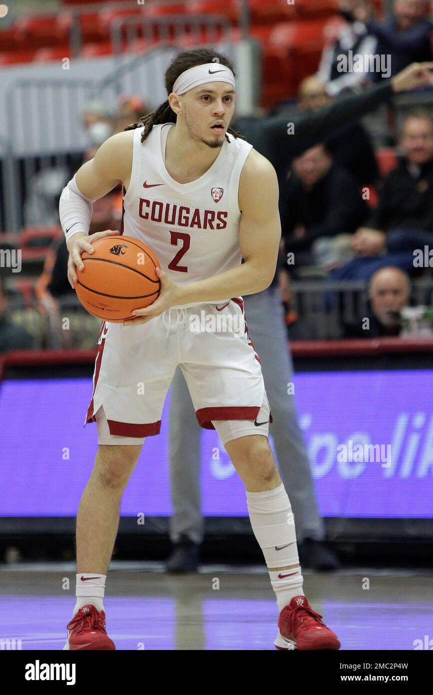 Washington State guard Tyrell Roberts controls the ball during the ...
