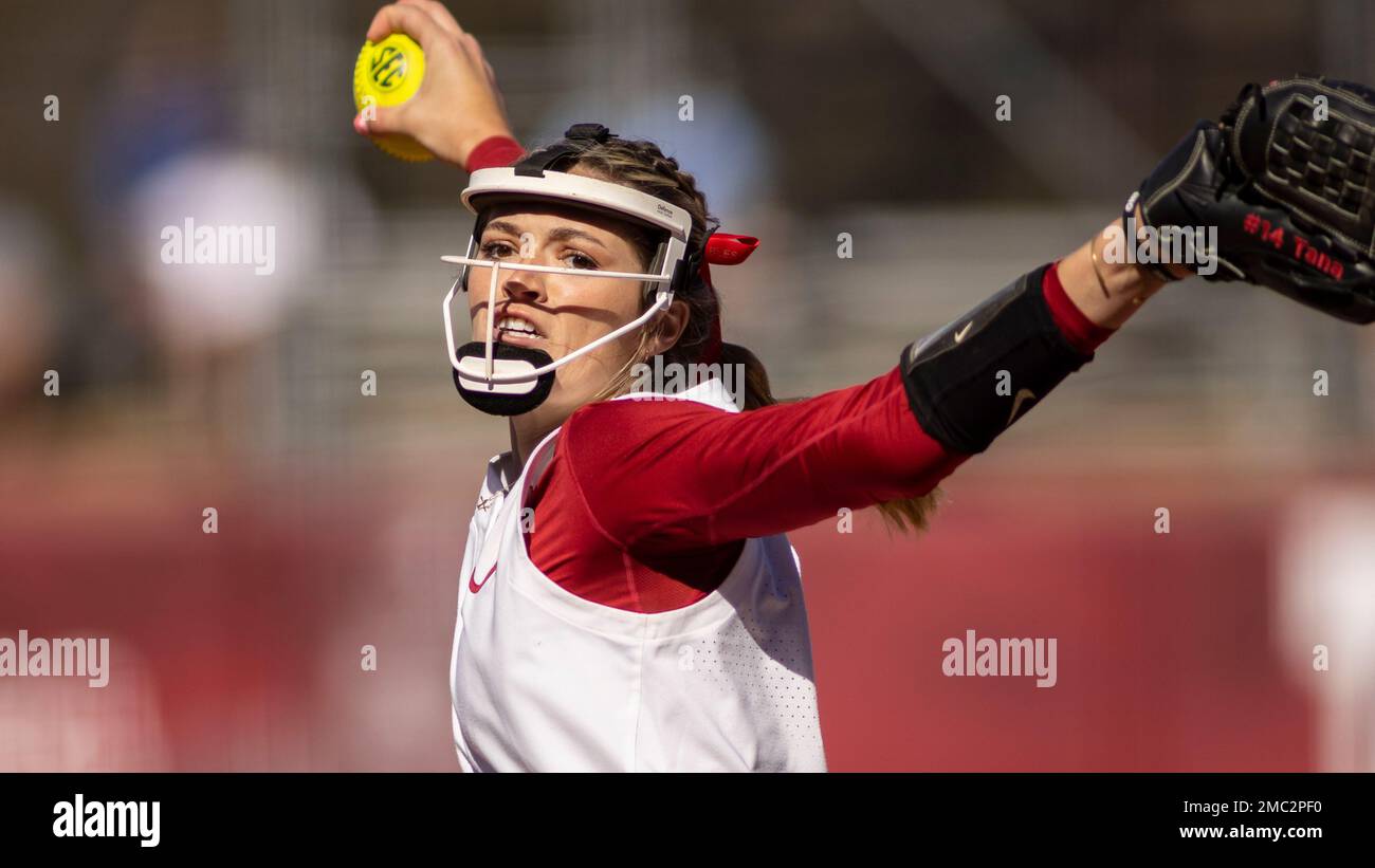 Alabama pitcher Montana Fouts (14) during an NCAA softball game on ...