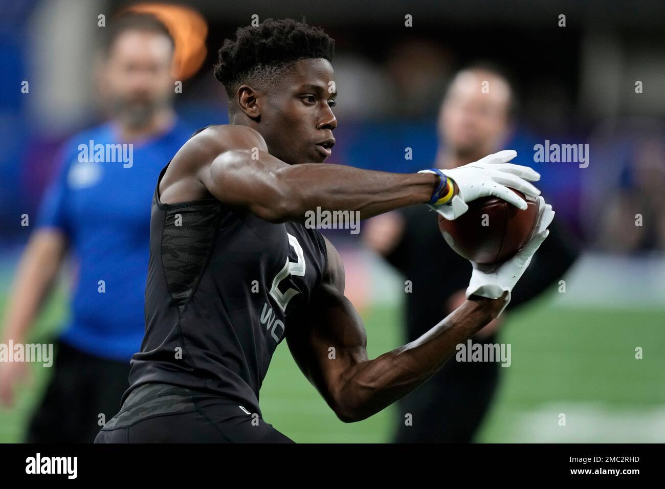 Notre Dame wide receiver Kevin Austin Jr. catches a pass during a drill ...