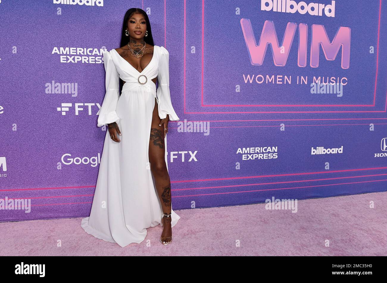 Summer Walker arrives at the Billboard Women in Music Awards on ...