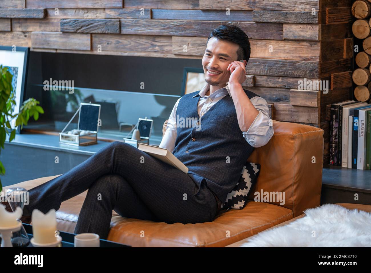 Business man make a phone call Stock Photo - Alamy