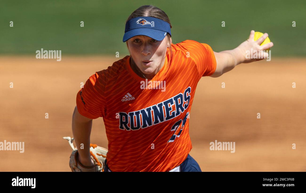 UTSA pitcher Alexa Williams throws against Tulsa during an NCAA ...