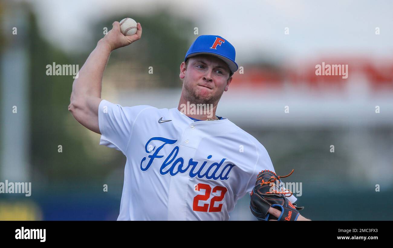 Florida pitcher Brandon Neely (22) throws a pitch during an NCAA ...