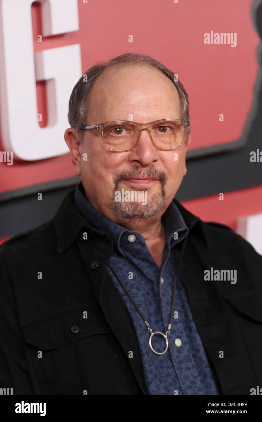 Director and executive producer Scott Winant attends a red carpet event ...